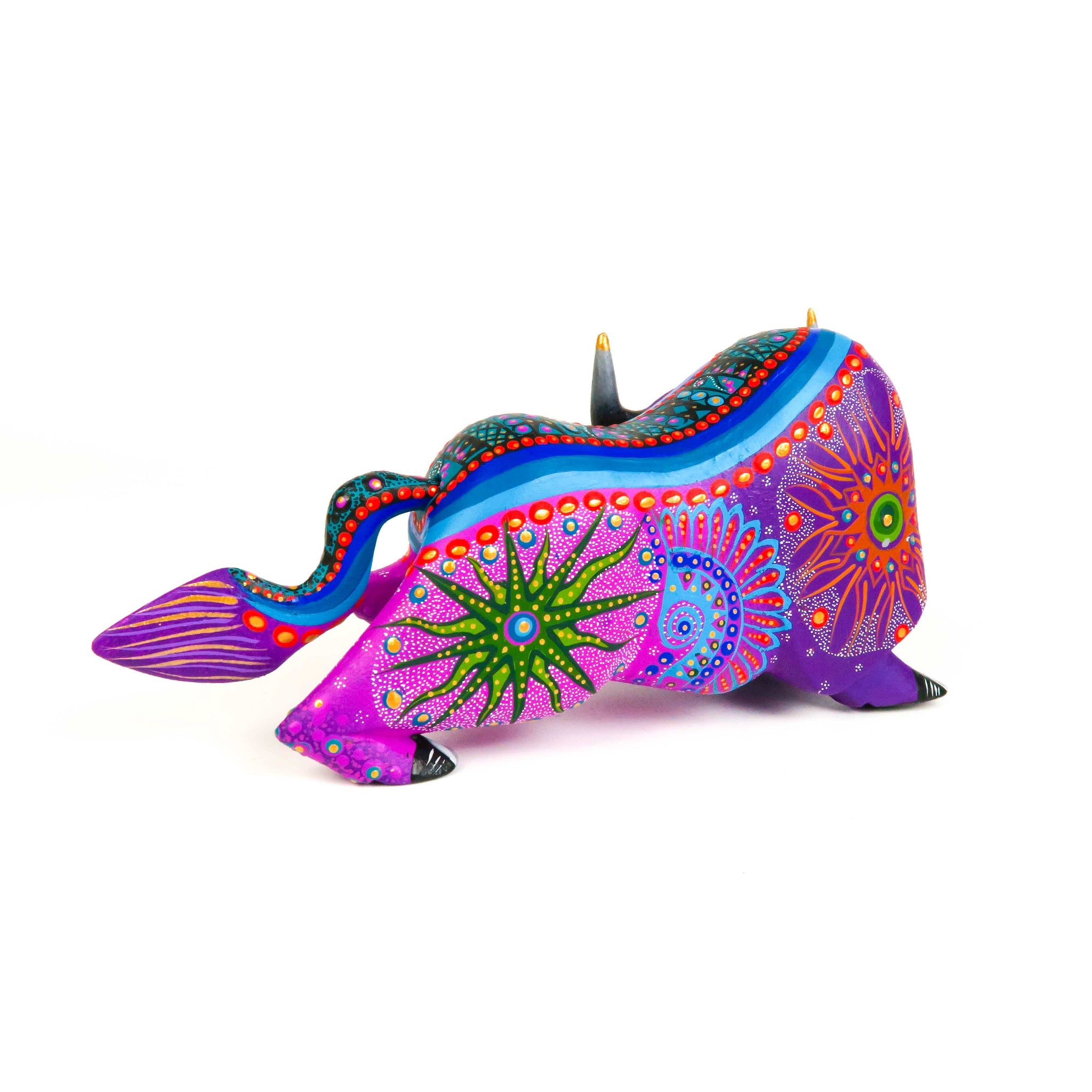 Vibrant Bull - Oaxacan Alebrije Wood Carving – VivaMexico.com - Mexican Art
