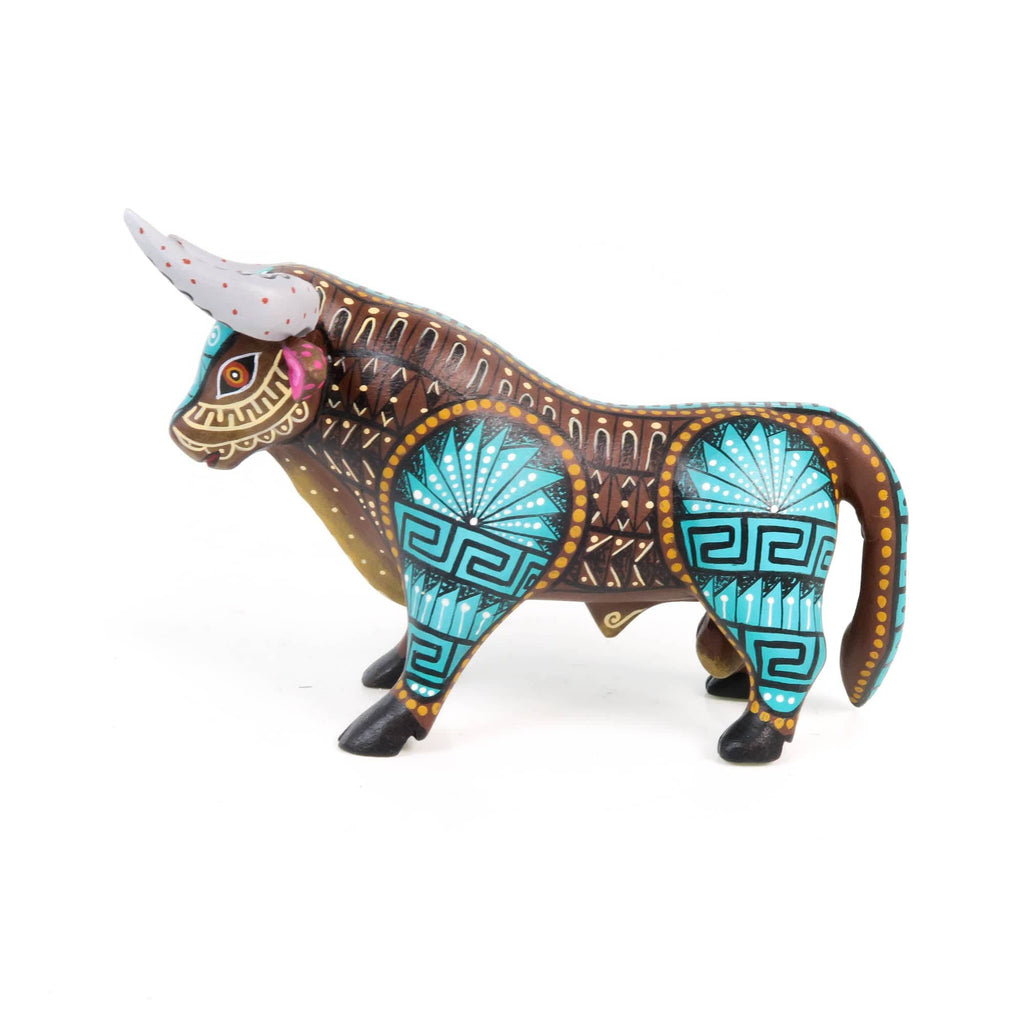 Zapotec Bull - Oaxacan Alebrije Wood Carving – VivaMexico.com - Mexican Art