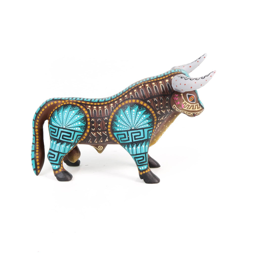 Zapotec Bull - Oaxacan Alebrije Wood Carving – VivaMexico.com - Mexican Art