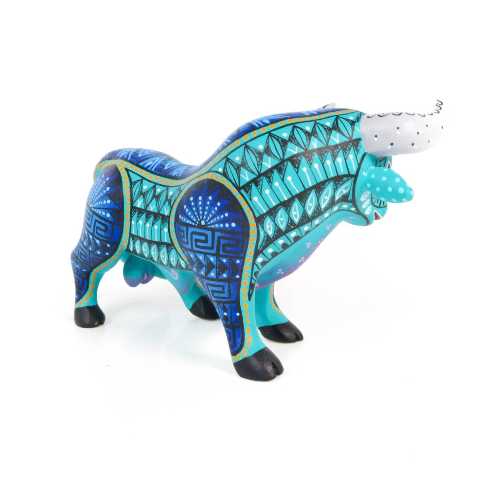 Zapotec Bull - Oaxacan Alebrije Wood Carving – VivaMexico.com - Mexican Art