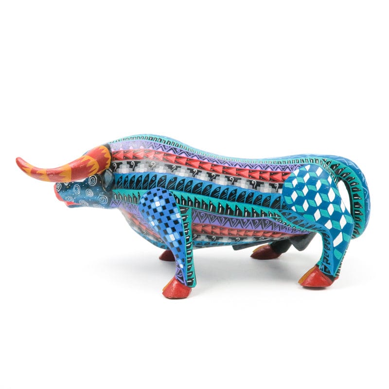 Zapotec Bull - Oaxacan Alebrije Wood Carving – VivaMexico.com - Mexican Art