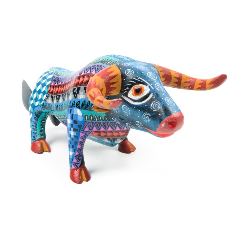 Zapotec Bull - Oaxacan Alebrije Wood Carving – VivaMexico.com - Mexican Art